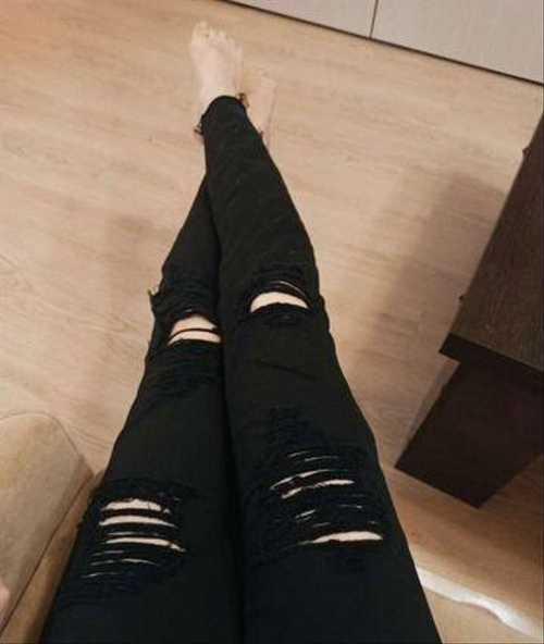 Рваные джинсы черные с дырками/порезами