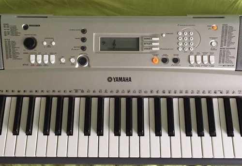 Синтезатор Yamaha PSR-E313