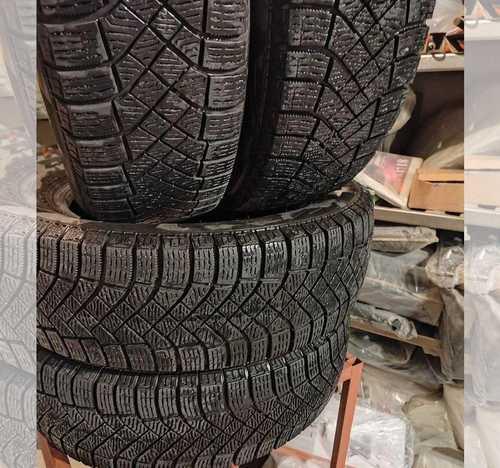 Pirelli Ice Zero FR 185/65 R15 92T