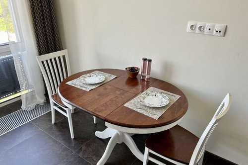 Кухонный стол и стулья из массива
