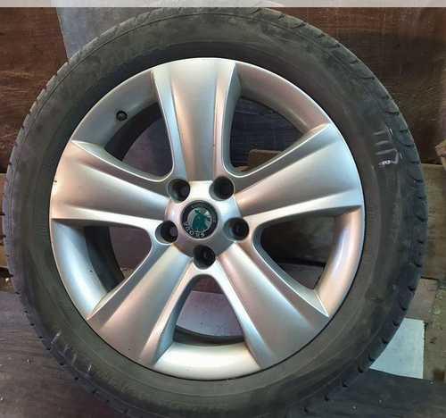 Комплект летних колес r17 Skoda Yeti