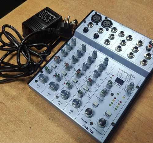 Микшерный пульт Alesis multimix 6fx