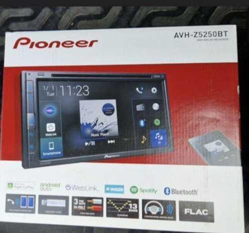 Магнитола Pioneer AVH-Z5250BT