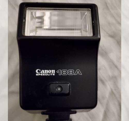 Вспышка Canon Speedlite 188A. Made in Japan