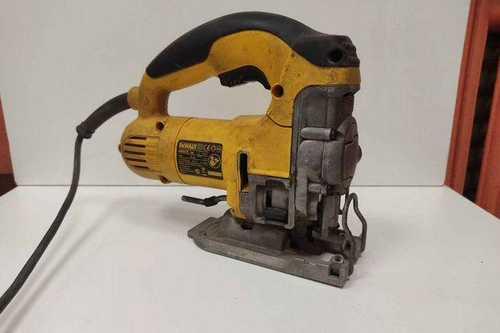 Лобзик Dewalt DW331K