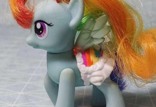 My Little Pony Рэйнбоу Дэш со светящимися крыльями
