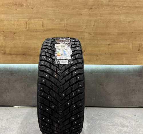 Arivo Ice Claw ARW7 245/40 R20 99T