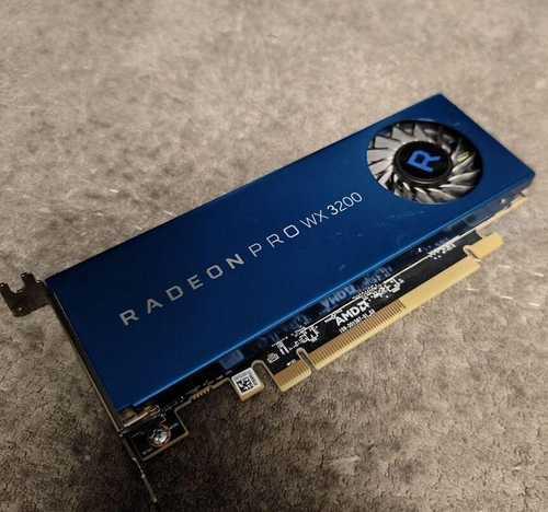 Игровая видеокарта WX3200 Radeon Pro 4 Gb