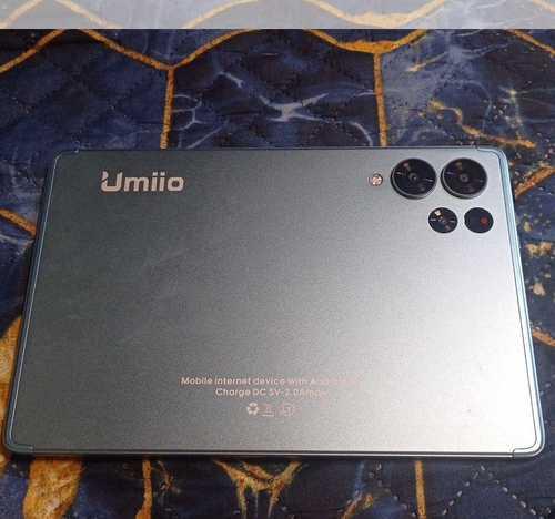 Планшет Umiio