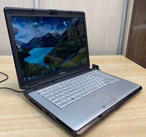 Toshiba Satellite L300-11M 2 Ядра 2GB 15.4"