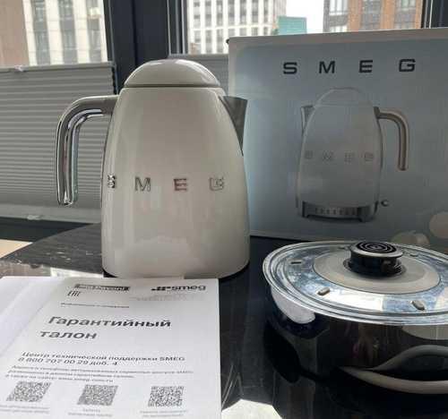 Чайник smeg 1.7 белый на запчасти или ремонт