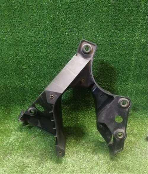 Кронштейн Bmw X5 E53 51718250435