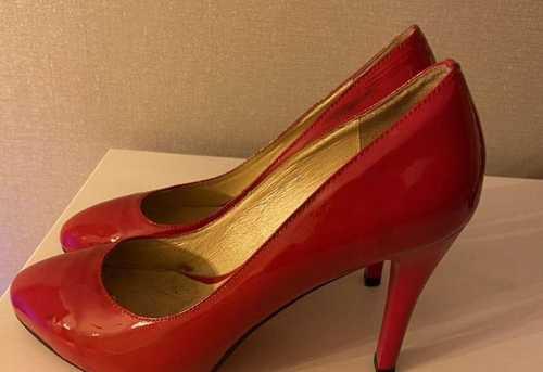Лаковые красные туфли натуральная кожа 38 размер