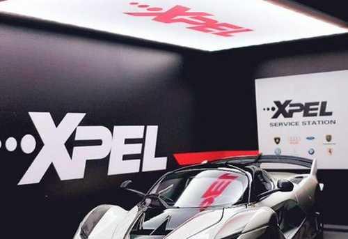 Коллекционная модель Ferrari FXX-K с боксом