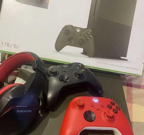 Xbox One s 1tb Лимитированная черная