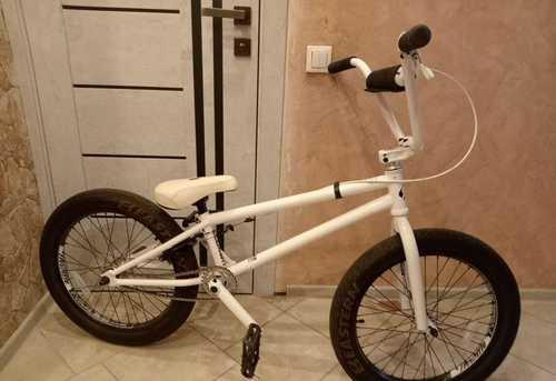 Трюковой велосипед BMX