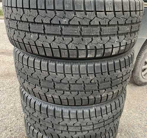 Toyo Observe Garit GIZ 225/55 R17