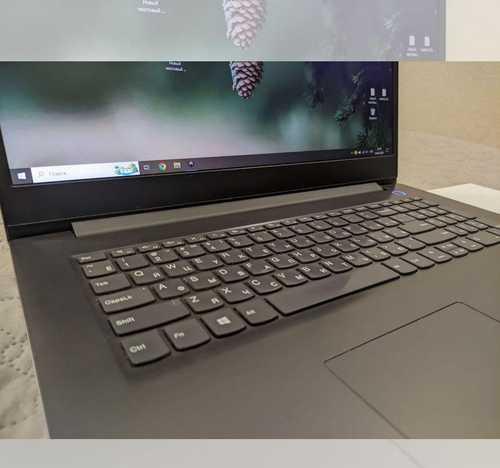 Ноутбук Lenovo V17 IIL