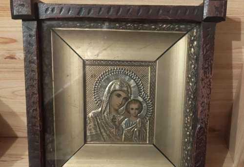 Икона Казанской божьей матери в киоте