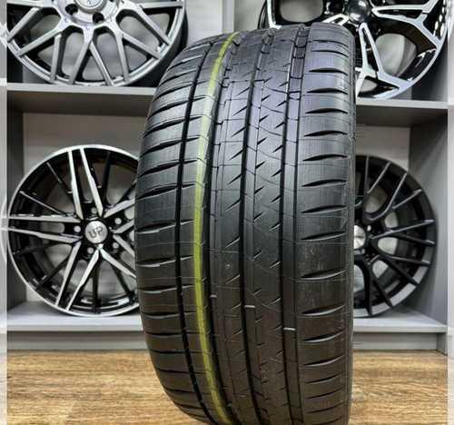 Michelin Pilot Sport 4 S 295/25 R19 94Y