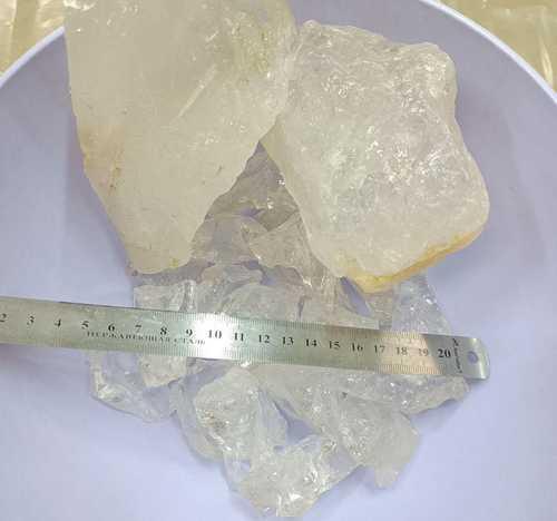 Горный хрусталь в диком виде