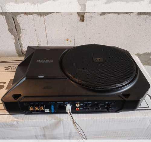 Активный сабвуфер JBL Basspro sl