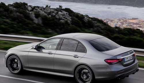 Диффузор на черных насадках AMG 53 E213 рестайлинг