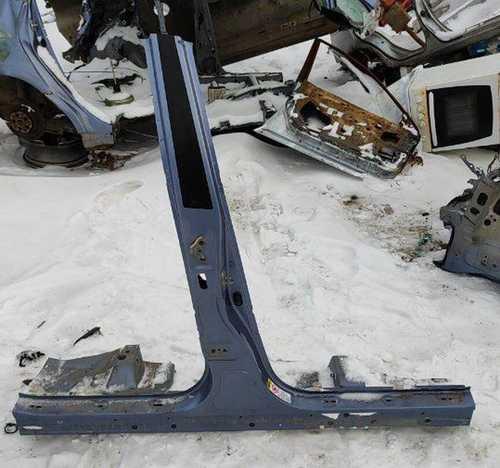 Порог со стойкой правый Toyota Verso 1.8 2ZR 147