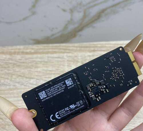 Apple SSD M2 256GB Оригинал (MZ-KPW2560/0A3)