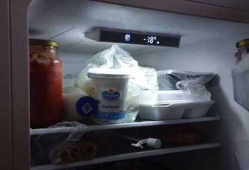 Холодильник бу 3года