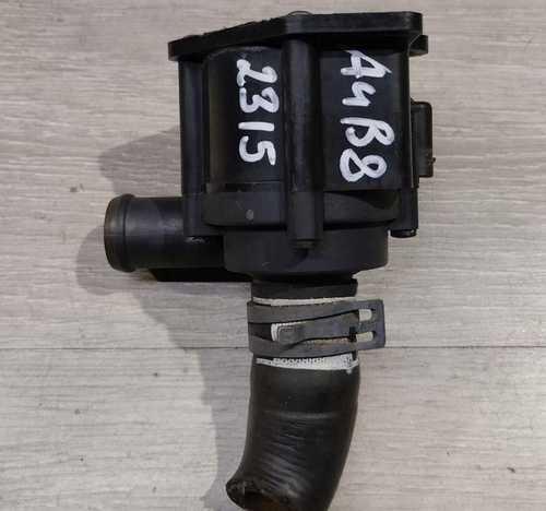 Помпа audi a4 b8