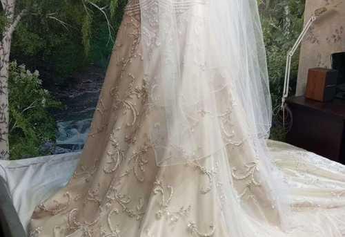 Свадебное платье 44-46 размер со шлейфом