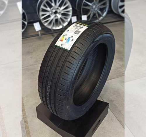 Westlake Zuper Eco Z-107 265/35 R18