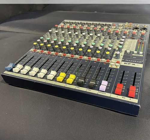 Микшерный пульт Soundcraft efx8