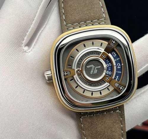 Красивые мужские часы SevenFriday