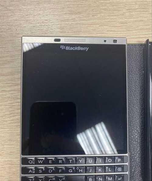 Телефон BlackBerry passport black edition