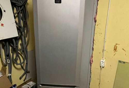 Холодильник двухкамерный Веко-высота 2 метра