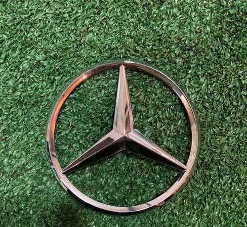 Эмблема крышки багажника задняя Mercedes-Benz