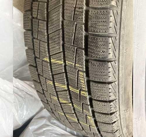Winter Tact WT 90 215/60 R17