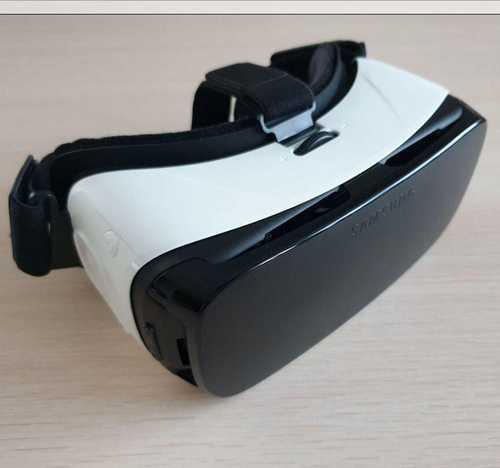 Samsung Gear VR модель SM-R322