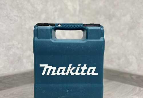 Аккумуляторная дрель-шуруповерт Makita DF488DWE