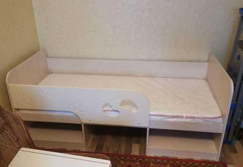 Кровать с матрасом 800-1900