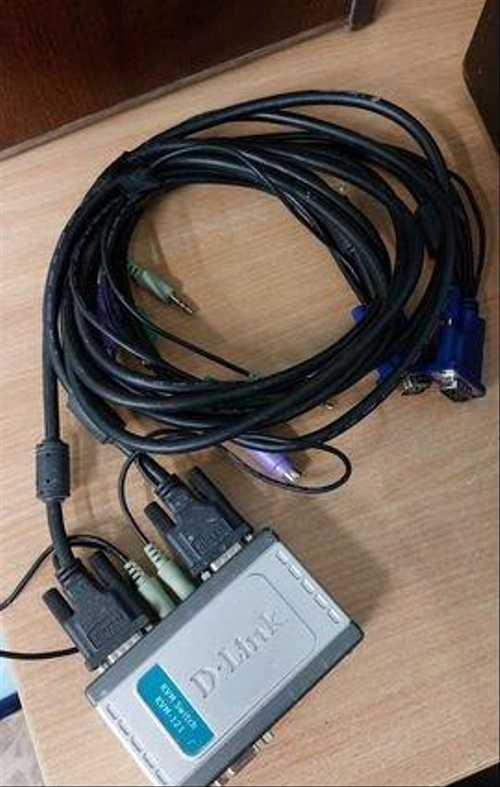 Соединитель 2х пк Свич D-Link KVM-121