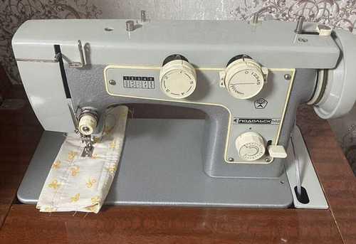 Швейная машина Подольск 142