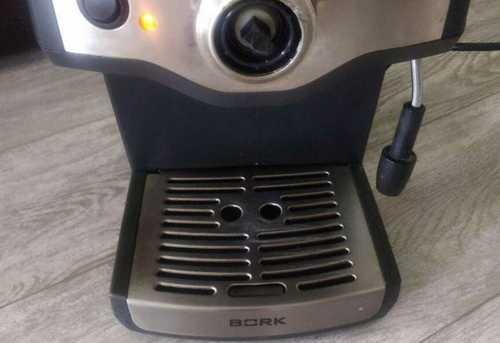 Кофеварка на запчасти bork 9617
