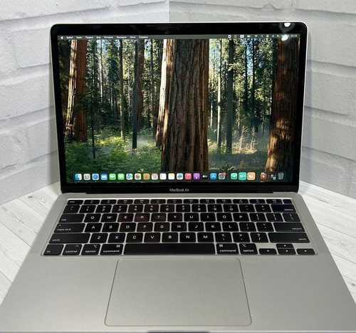 MacBook Air 13 (2020), 256 ГБ, Core i5, 1.1 ГГц, RAM 8 ГБ, Intel Iris Plus Graphics