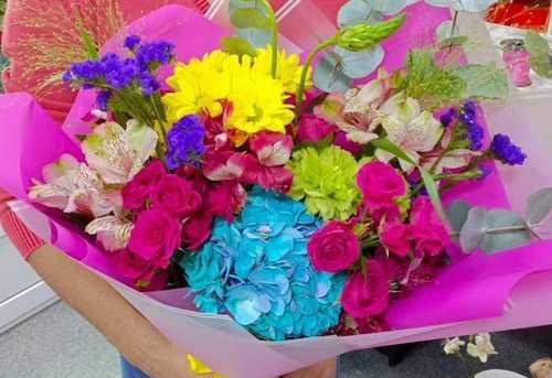 Цветы с доставкой / букет с гортензией и розой