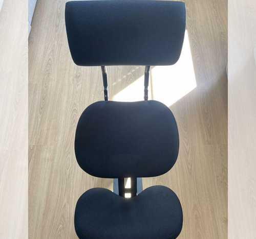 Коленный стул smartstool KM01BM Black