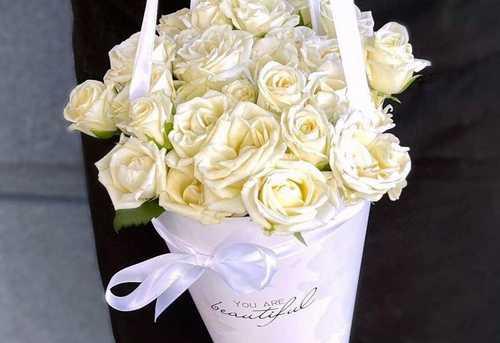 Белые розы в сумочке анонимно сюрприз