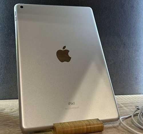 iPad 9 64Gb Silver. Wi-Fi. 3.5 месяца айпаду